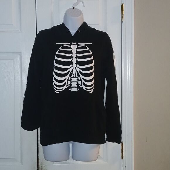 Hot Topic | Tops | Hoptopic Black With Skeleton Design Sweatshirt ...